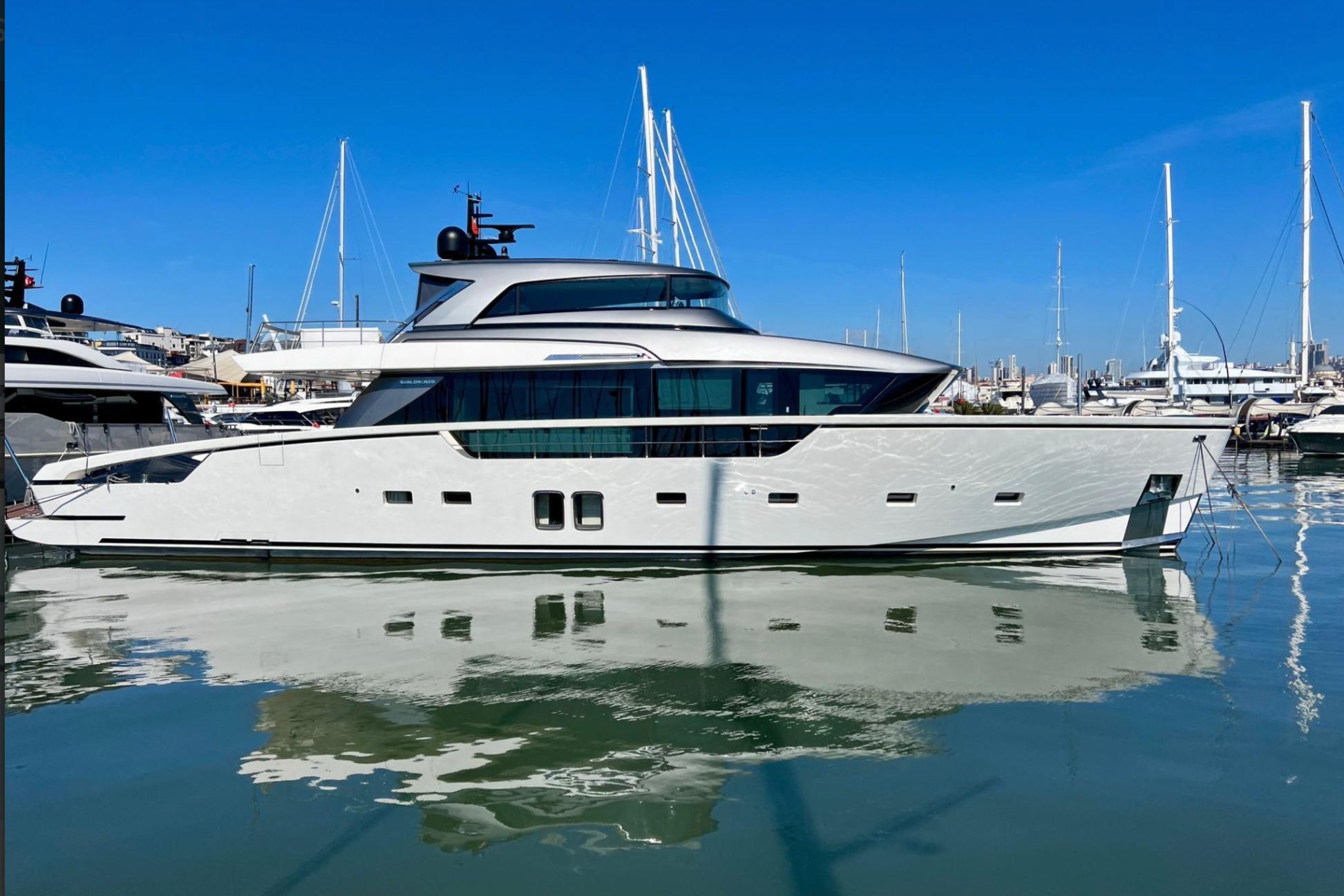 Sanlorenzo SX88 9551726 – Burton Waters Boat Sales